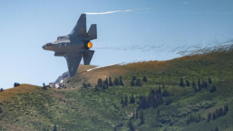 5 Of The Most Powerful Fighter Jet Engines Ever Made