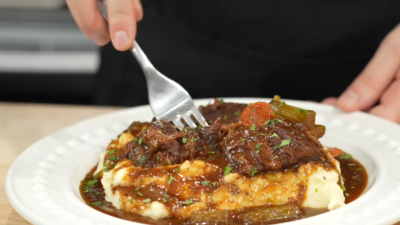 The perfect beef stew with garlic mashed potatoes