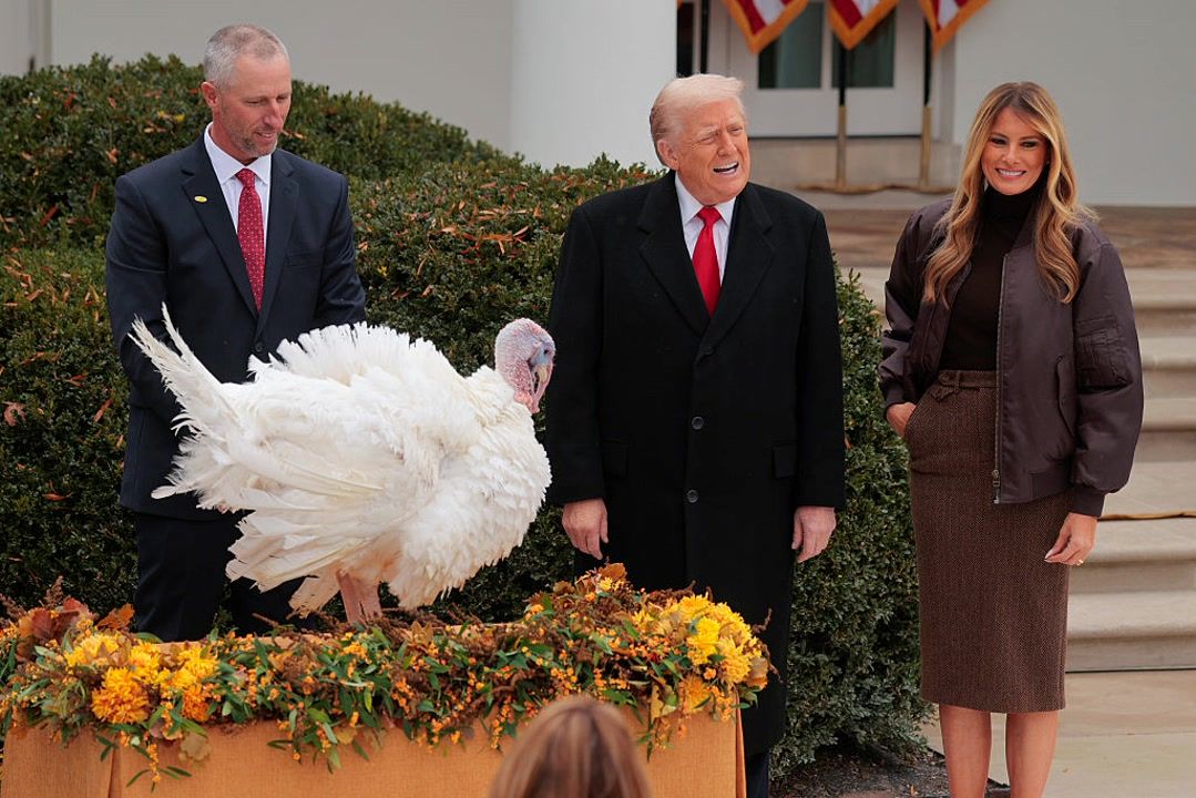 Melania Trump's thanksgiving message sparks border backlash