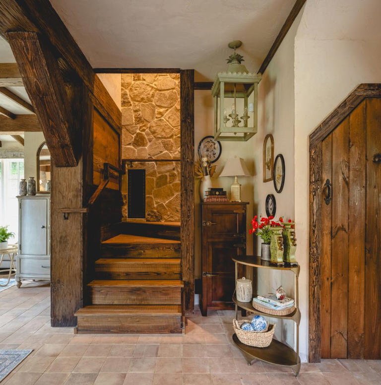 This millennial home designer spent 9 months building a replica of 'The ...