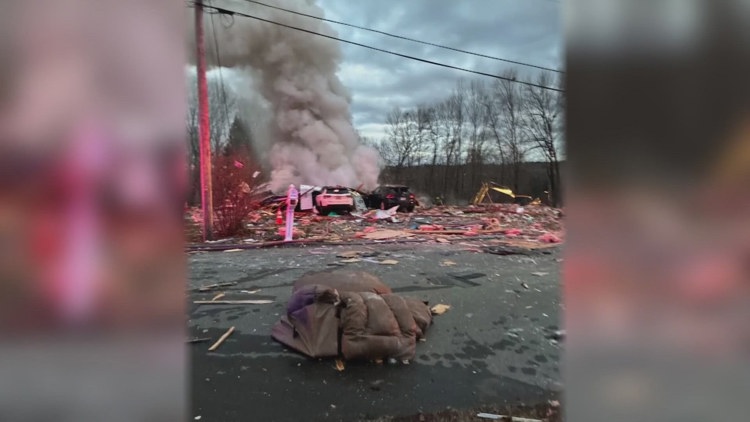 Propane leak suspected in Oakland home explosion; man seriously injured