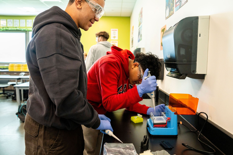 Licking Heights High Schoolers learning forensic science with Amgen