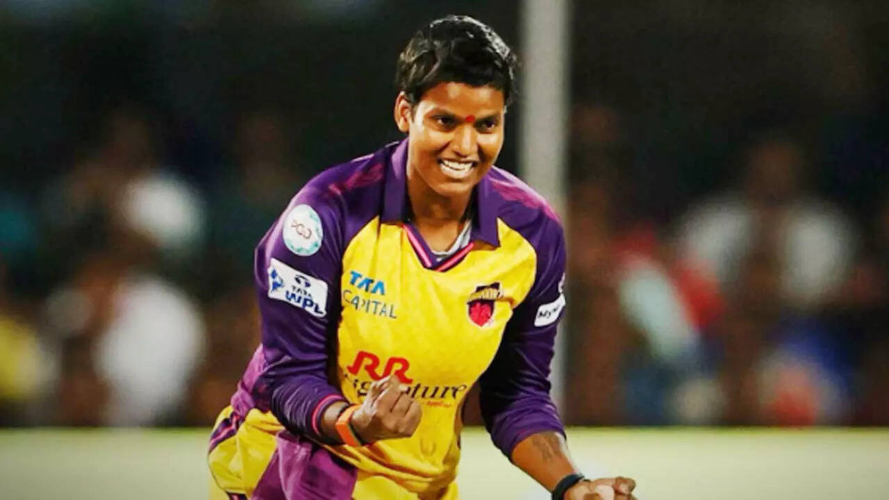 'She fully deserved Rs 3.2 crore’: Experts hail Deepti Sharma as record ...