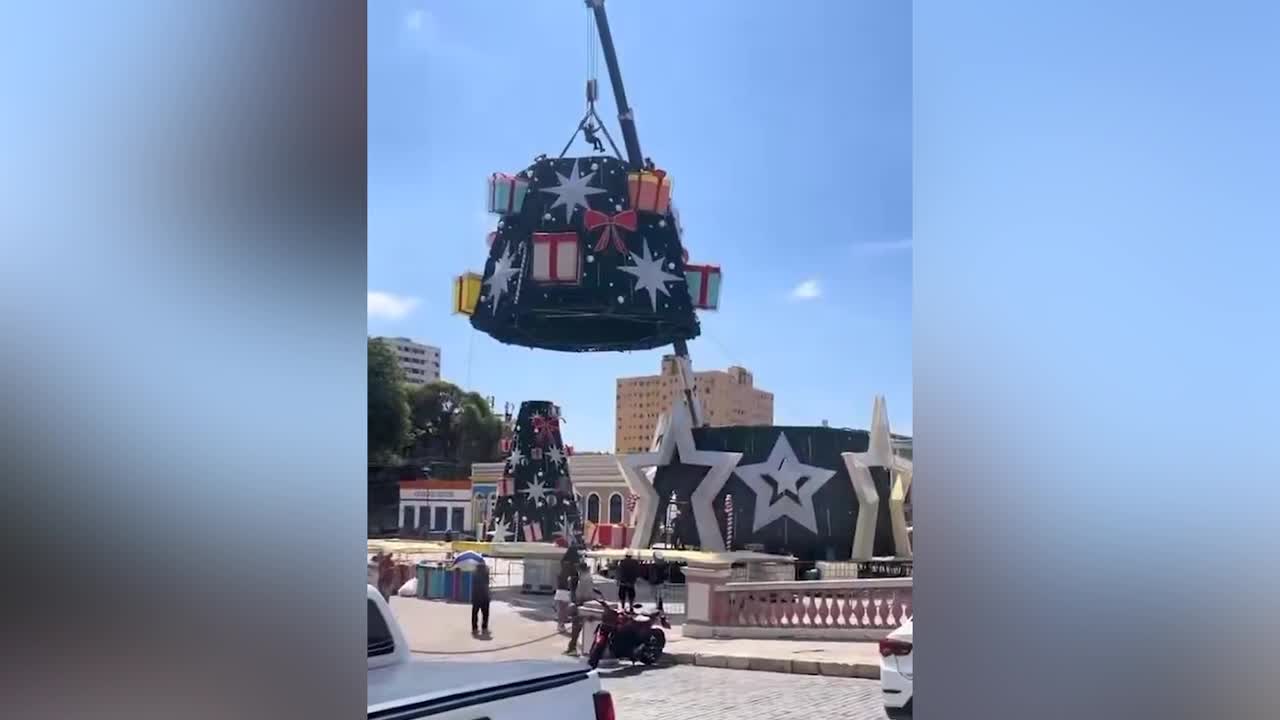 Worker killed as crane collapses while installing Christmas tree in Brazil