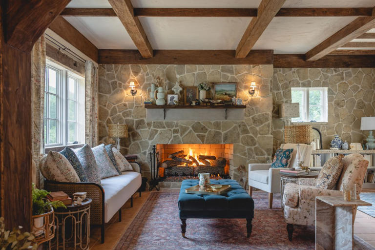This millennial home designer spent 9 months building a replica of ‘The ...