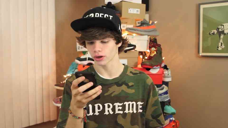 How a Shoe Stack Became a Structural Christmas Tree Experiment