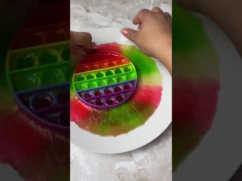 Gummy bear pop-it explosion surprises kids