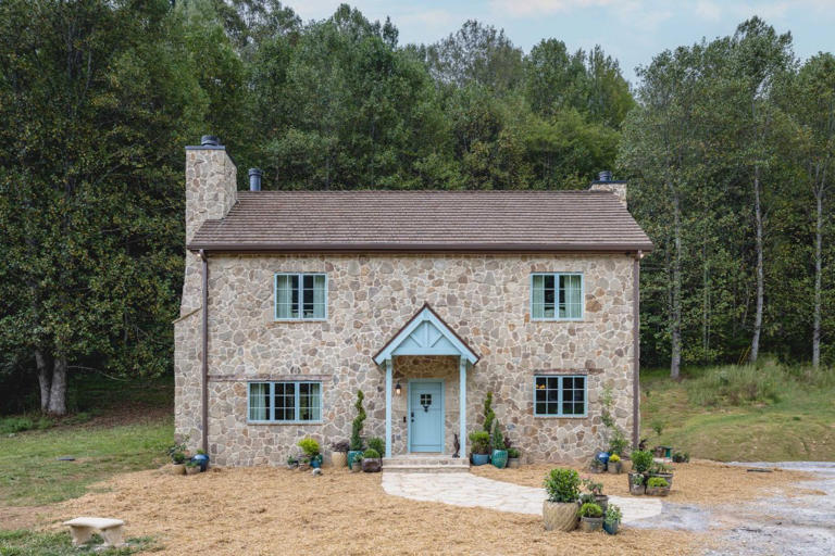This millennial home designer spent 9 months building a replica of 'The ...
