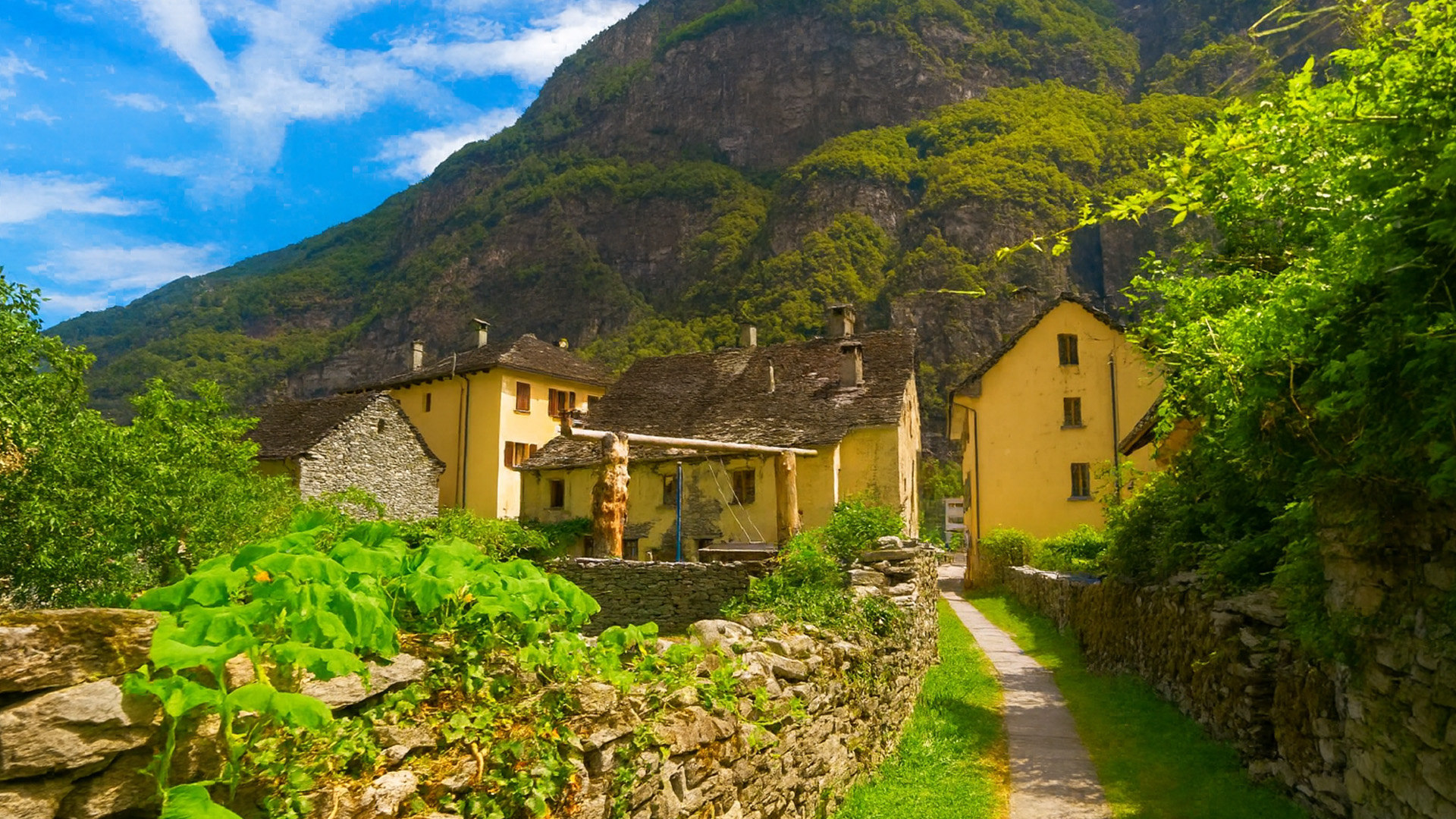 Cevio Switzerland: Alpine and Mediterranean Scenery Walk (4K)