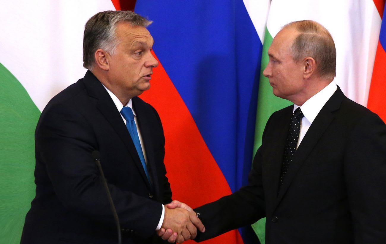 Orban flies in to meet Putin and immediately offers Hungary for Ukraine ...