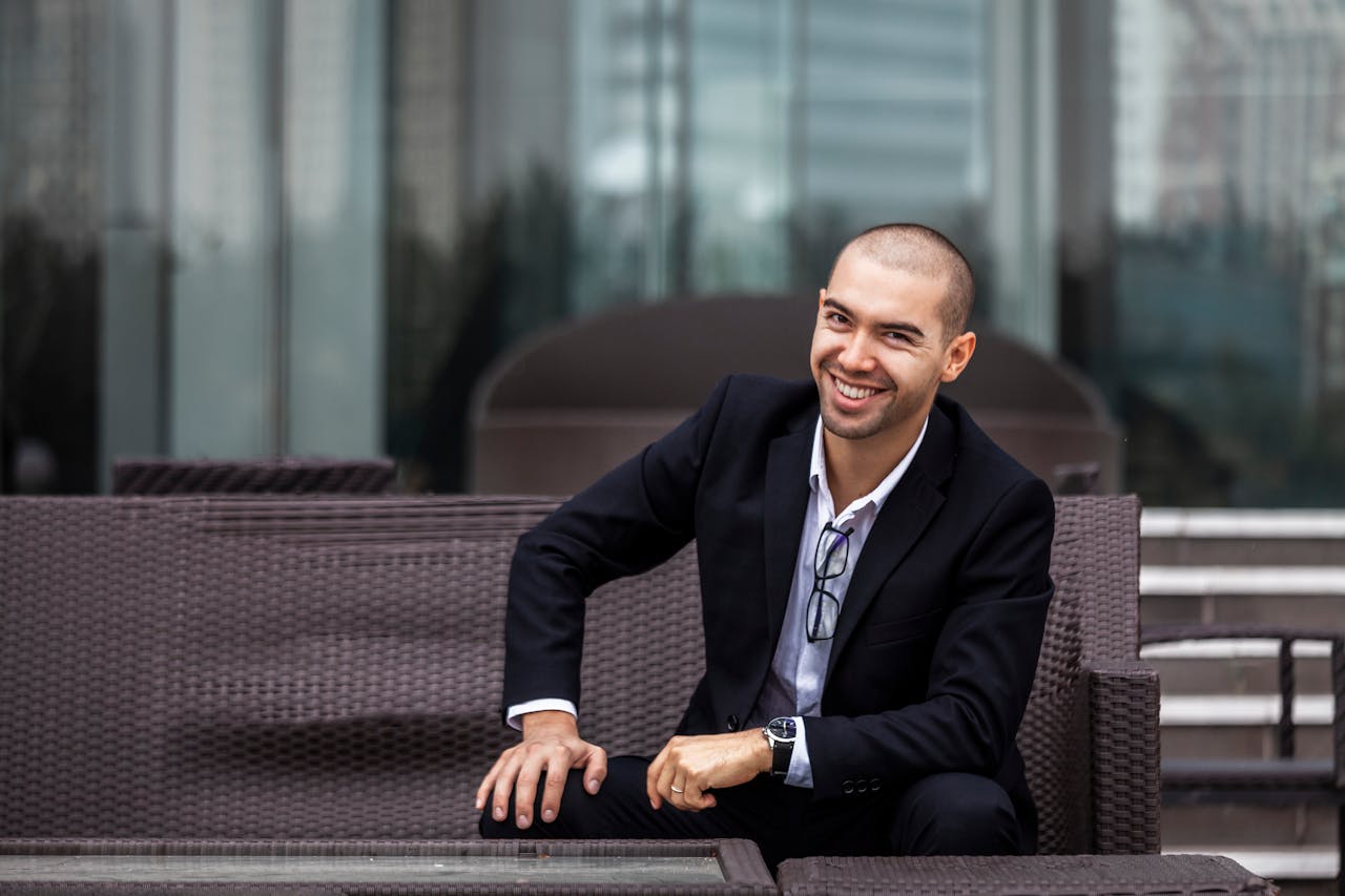 14 behaviors that reveal someone peaked in high school and never moved on