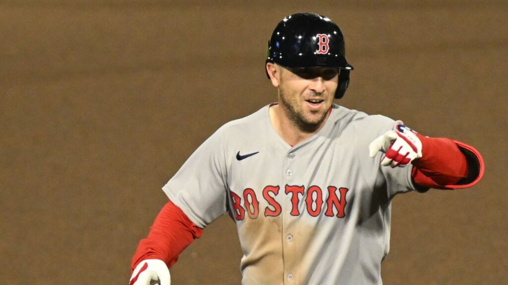 Red Sox rival has 'lukewarm' interest in Alex Bregman, can't be ruled out