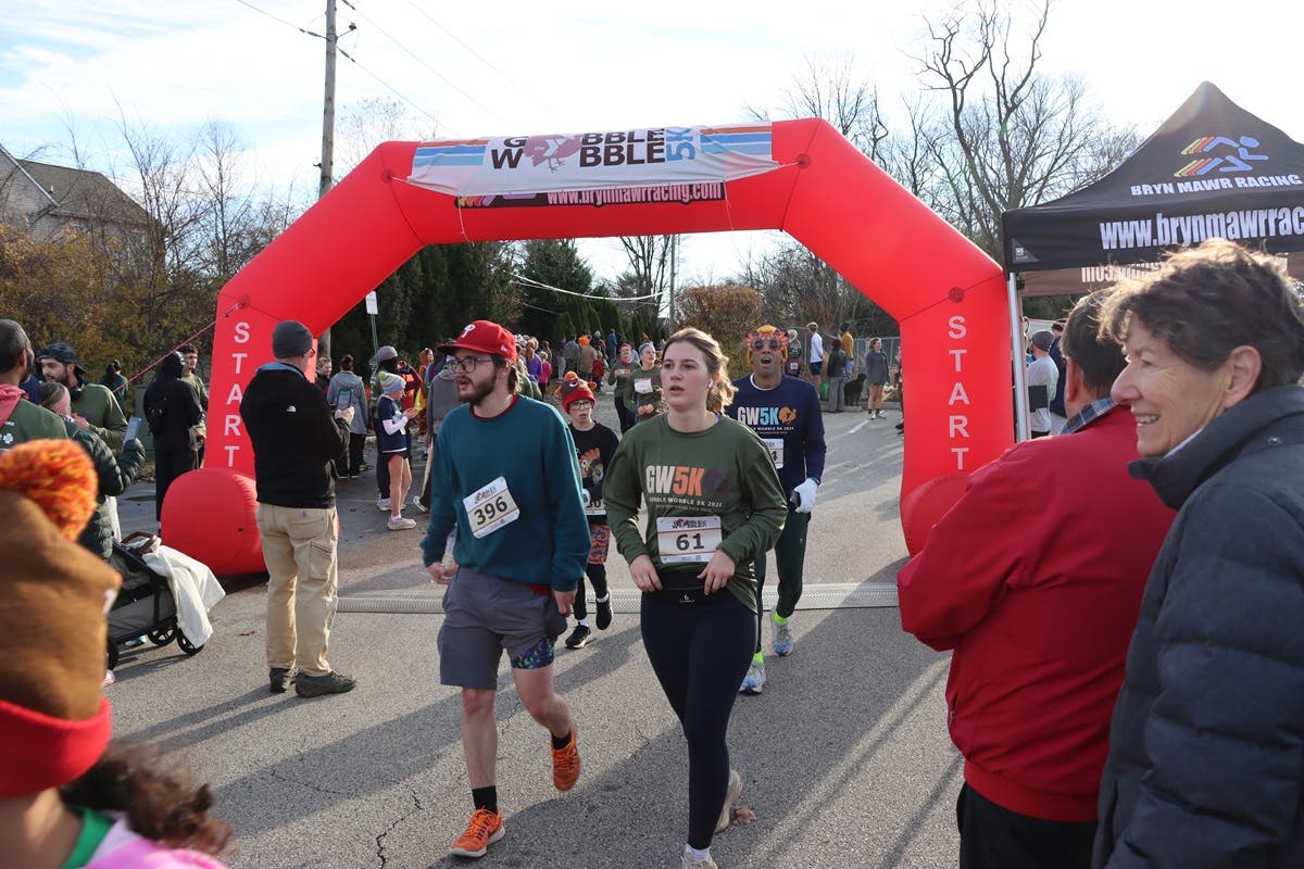 Haverford YMCA Hobble Wobble Draws Nearly 1,000 Runners: PHOTOS