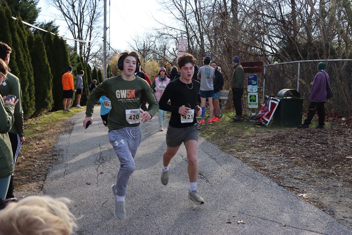 Haverford YMCA Hobble Wobble Draws Nearly 1,000 Runners: PHOTOS
