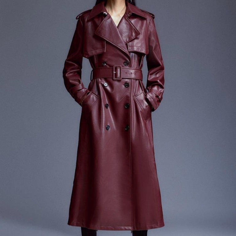 Rosie Huntington-Whiteley's unexpected trench coat has me reconsidering ...