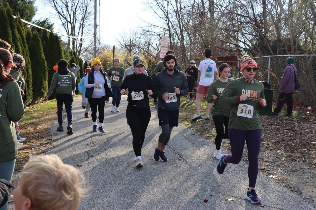 Haverford YMCA Hobble Wobble Draws Nearly 1,000 Runners: PHOTOS
