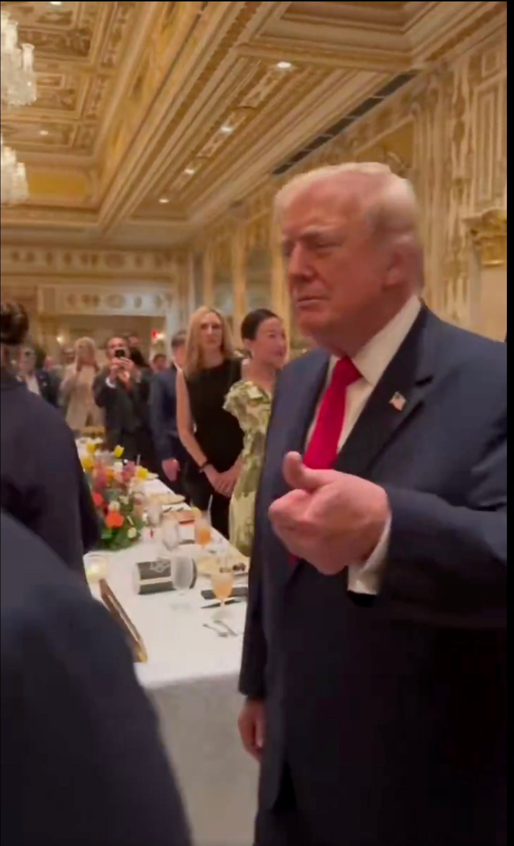 Footage of Barron Trump towering over president dad at Thanksgiving ...