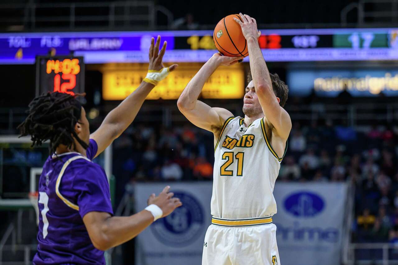 Coyle makes 7 3-pointers in Siena men's basketball victory