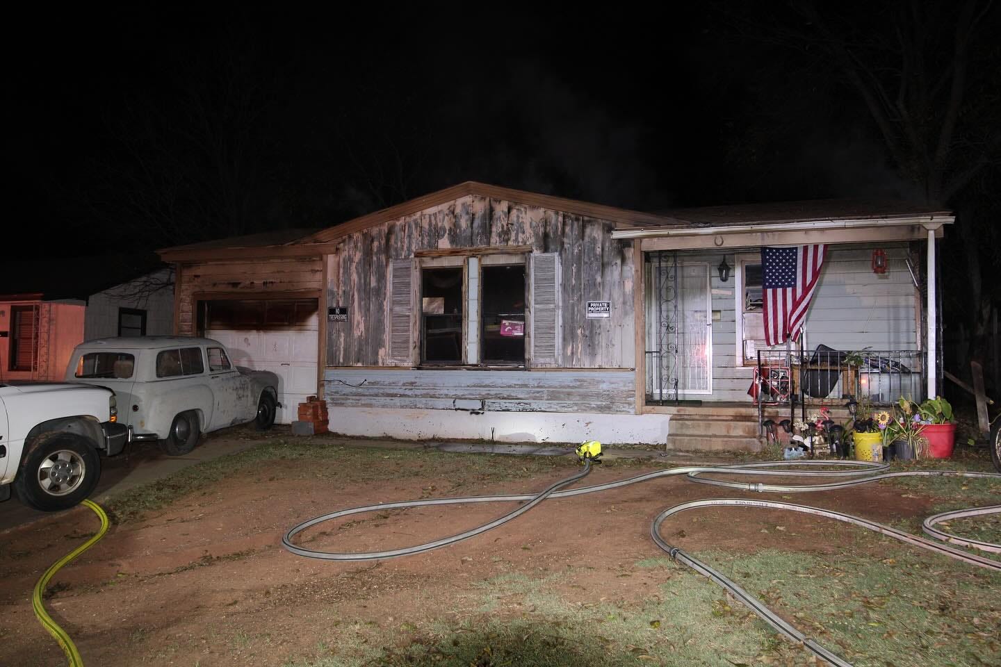 2 pets perish, 2 rescued in Thanksgiving house fire