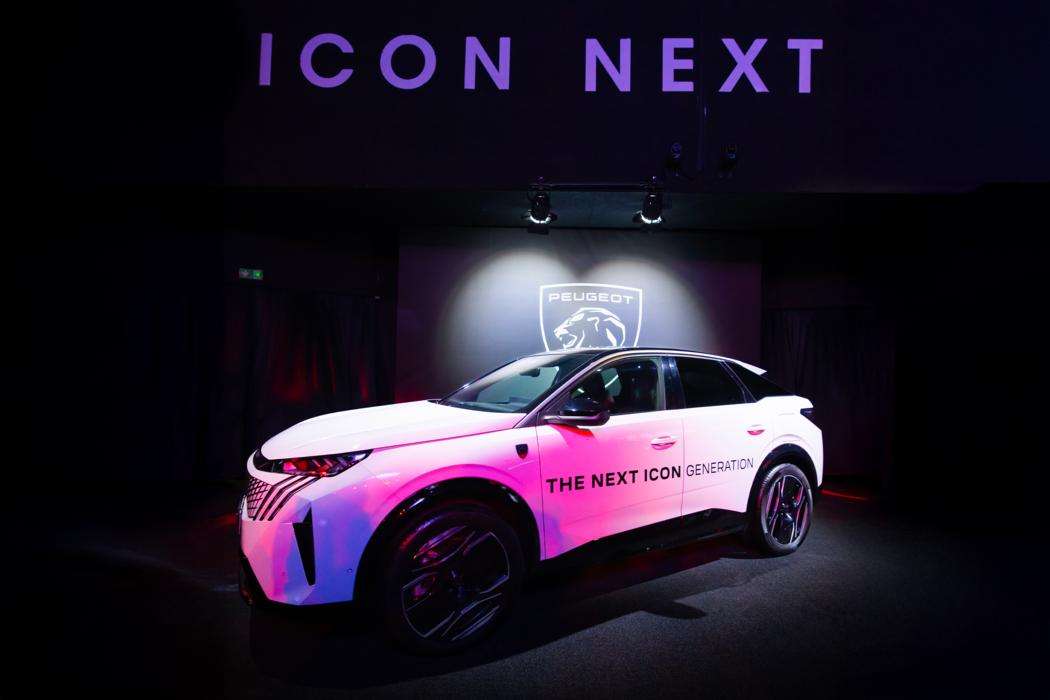 PEUGEOT 3008 Icon Next Generation 2025: innovazione e design al Teatro ...