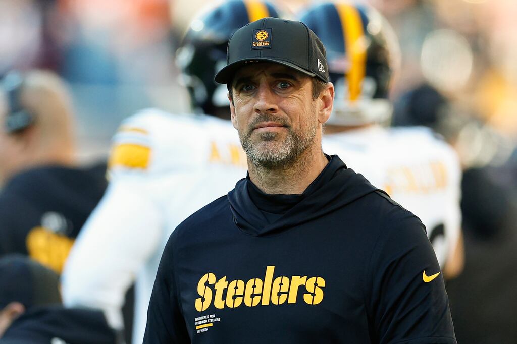 Mike Tomlin updates Aaron Rodgers’ status for Steelers-Bills game