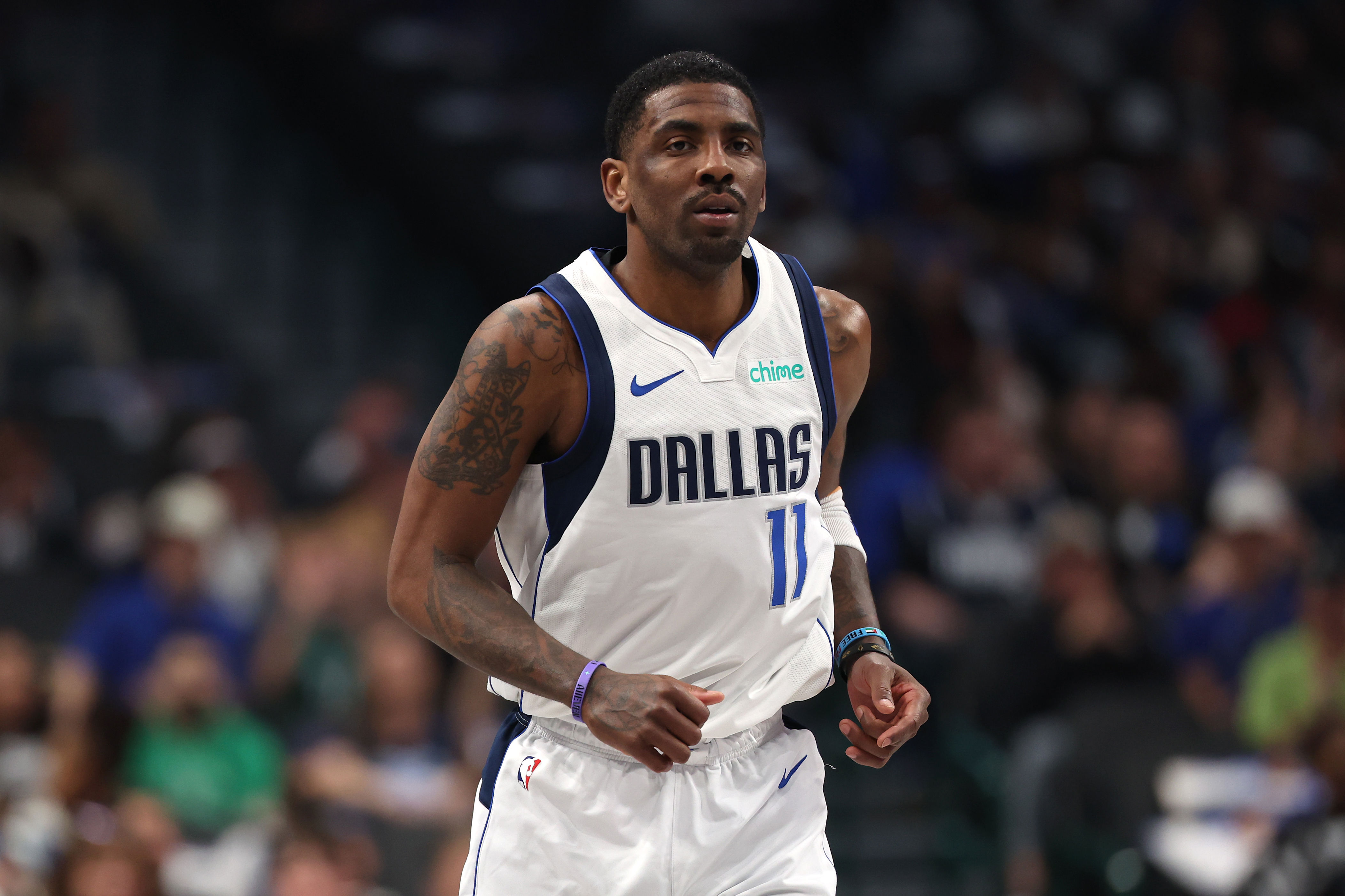 Kyrie Irving linked to West contender in new mega trade rumor