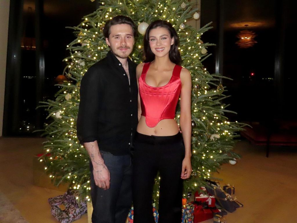 Victoria Beckham's family Christmas olive branch to Brooklyn