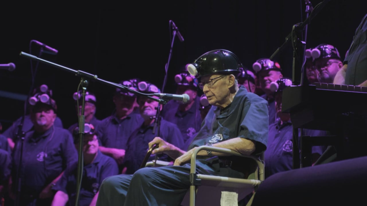Men of the Deeps co-founder takes stage for final performance