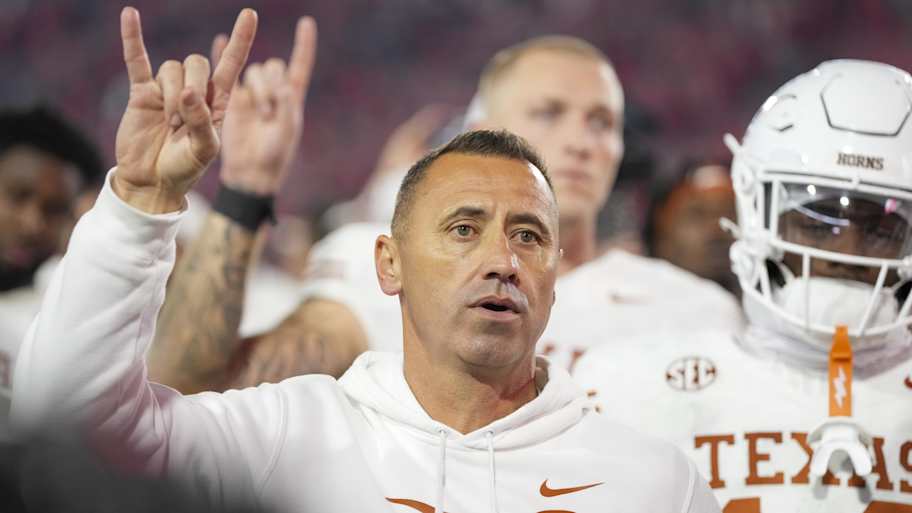 Texas Longhorns CB Suffers Injury vs. Texas A&M