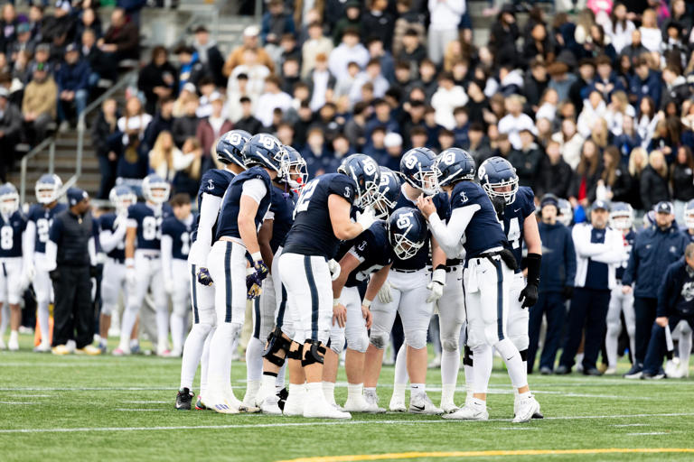 ‘This is the dream’: Lake Oswego routs Central Catholic in Class 6A ...