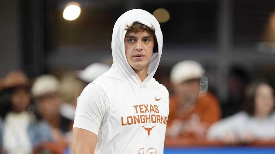 Arch Manning Struggles in First Half vs. Texas A&M