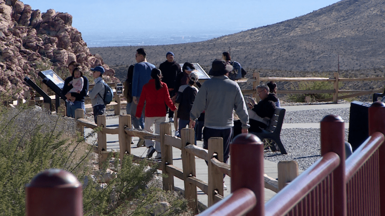 Families flock to Red Rock Canyon for Thanksgiving weekend