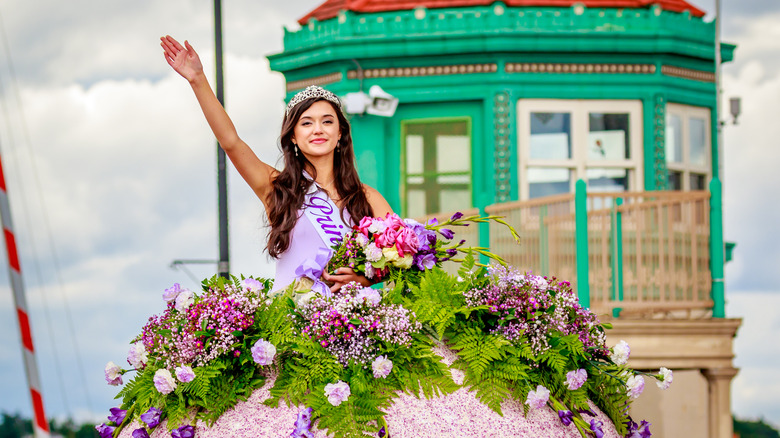 Washington's 'Lilac City' Blooms With Downtown Gardens, Festivals, And ...