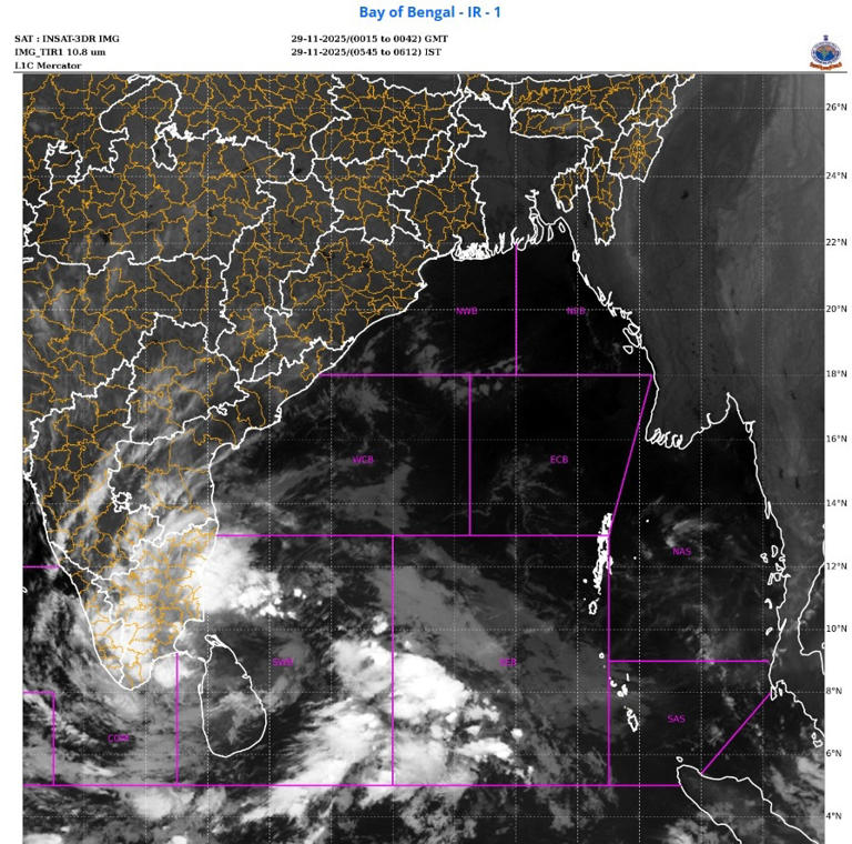 Cyclone Ditwah tightens grip, landfall in Tamil Nadu in 24 hours, red ...