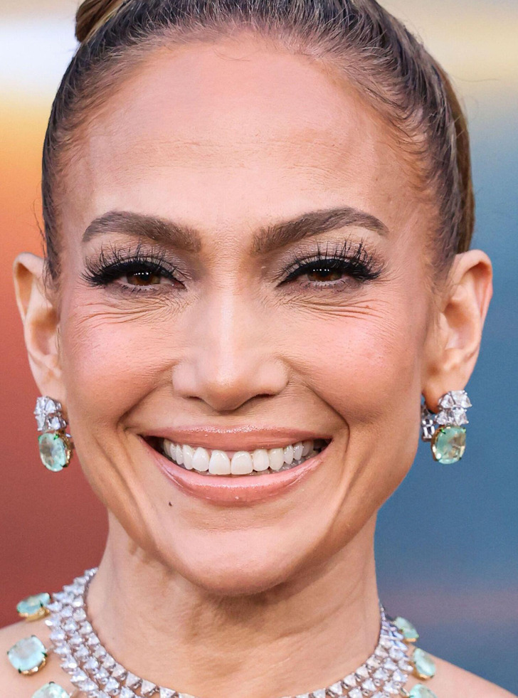14 Celebrity Close-Ups That Remind Us They’re Human Too — and Still ...