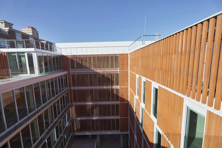 Boom por equipar el edificio de Borrull: trece firmas pujan por proveer ...