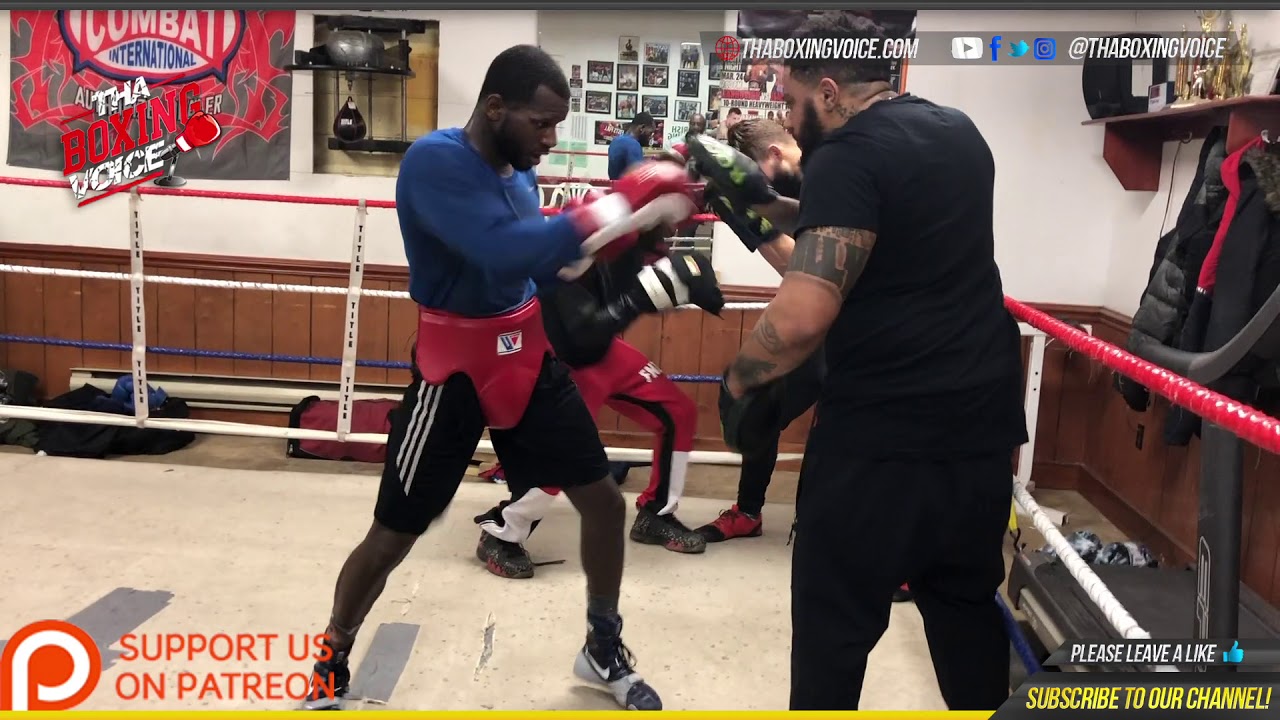 🔴 Hank Lundy like a machine doing pad work for Avery Sparrow fight ️