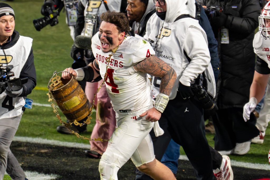 No. 2 Indiana pursuing bigger goals after retaining Old Oaken Bucket at ...