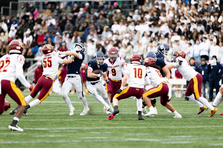 Lake Oswego blows ahead early, beats Central Catholic for Class 6A ...