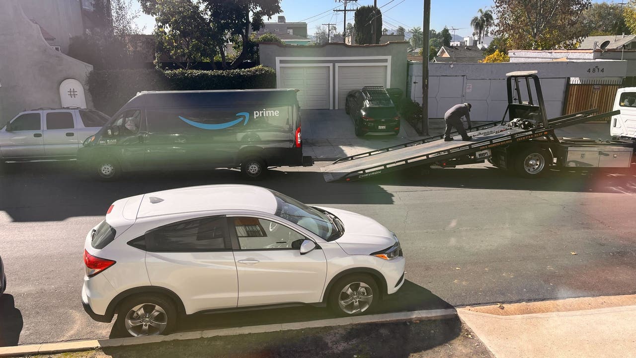 Suspect carjacks Amazon delivery truck, crashes into multiple cars in ...