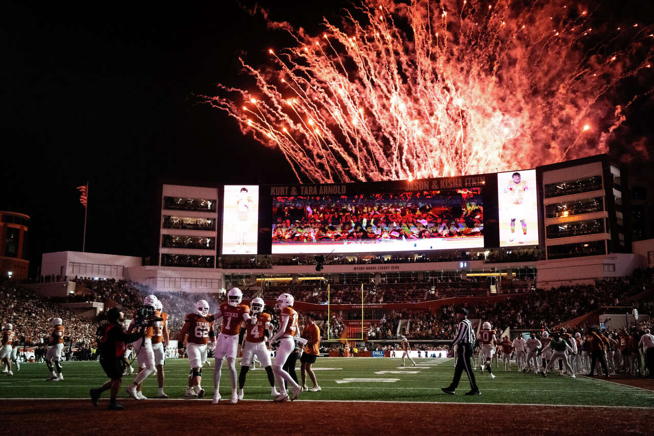 Texas vs. Texas A&M: Longhorns beat rival Aggies to make one final CFP case
