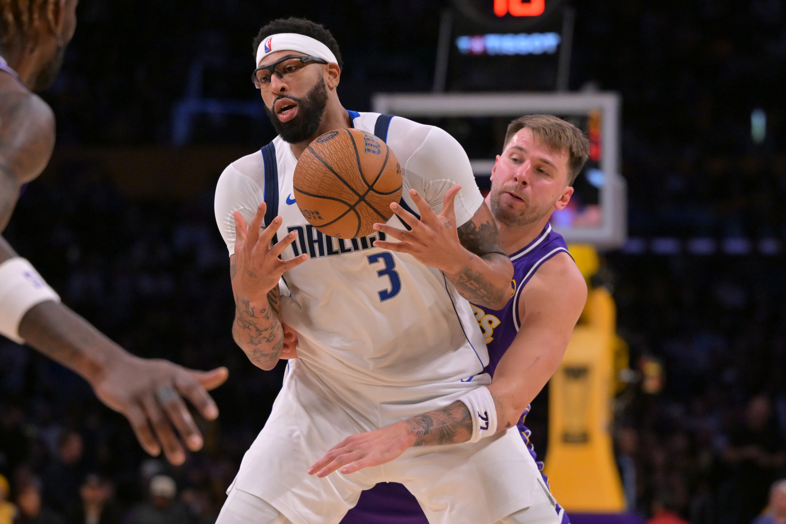 Luka Doncic dominates Mavericks, spoils Anthony Davis' revenge game as ...
