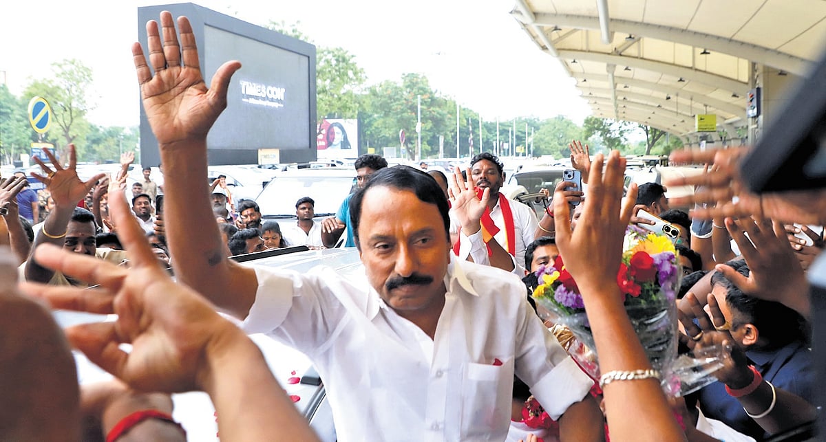 Vijay will shape the future of TN, says Sengottaiyan