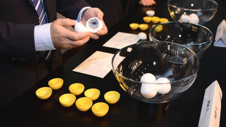 How does the 2026 World Cup draw work?