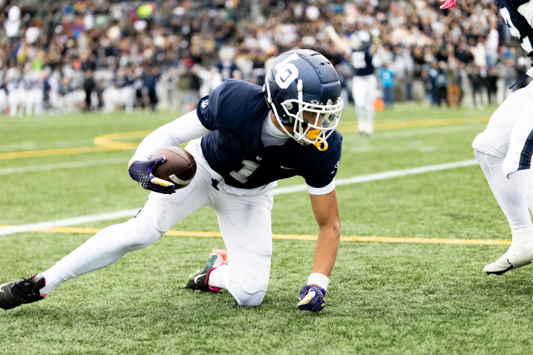 ‘This is the dream’: Lake Oswego routs Central Catholic in Class 6A ...