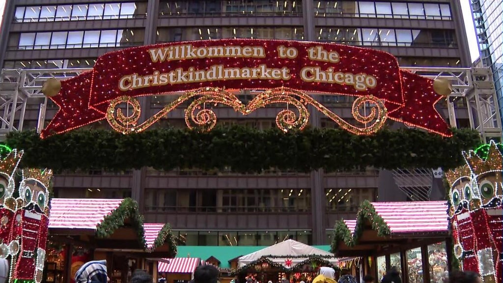 Chicago agrees to ease capacity limit for Christkindlmarket in Daley ...