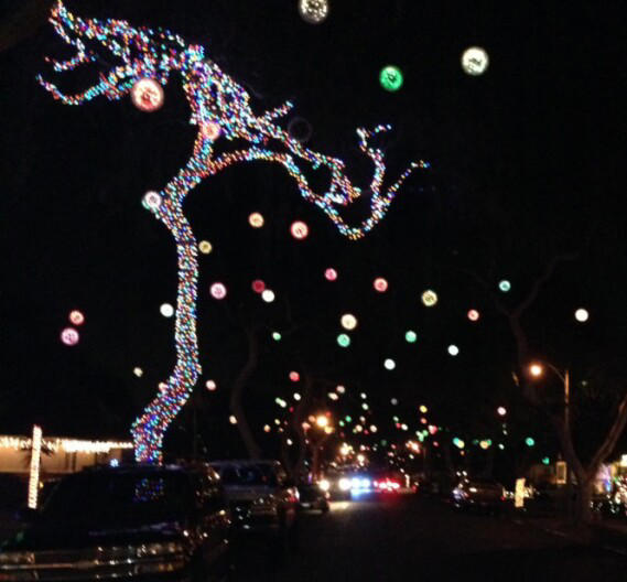'Sparkle balls' light up Fullerton neighborhood all December long