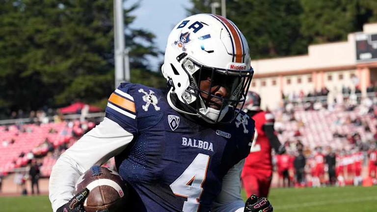Thanksgiving Game at Kezar Stadium; Balboa survives 35 penalties ...