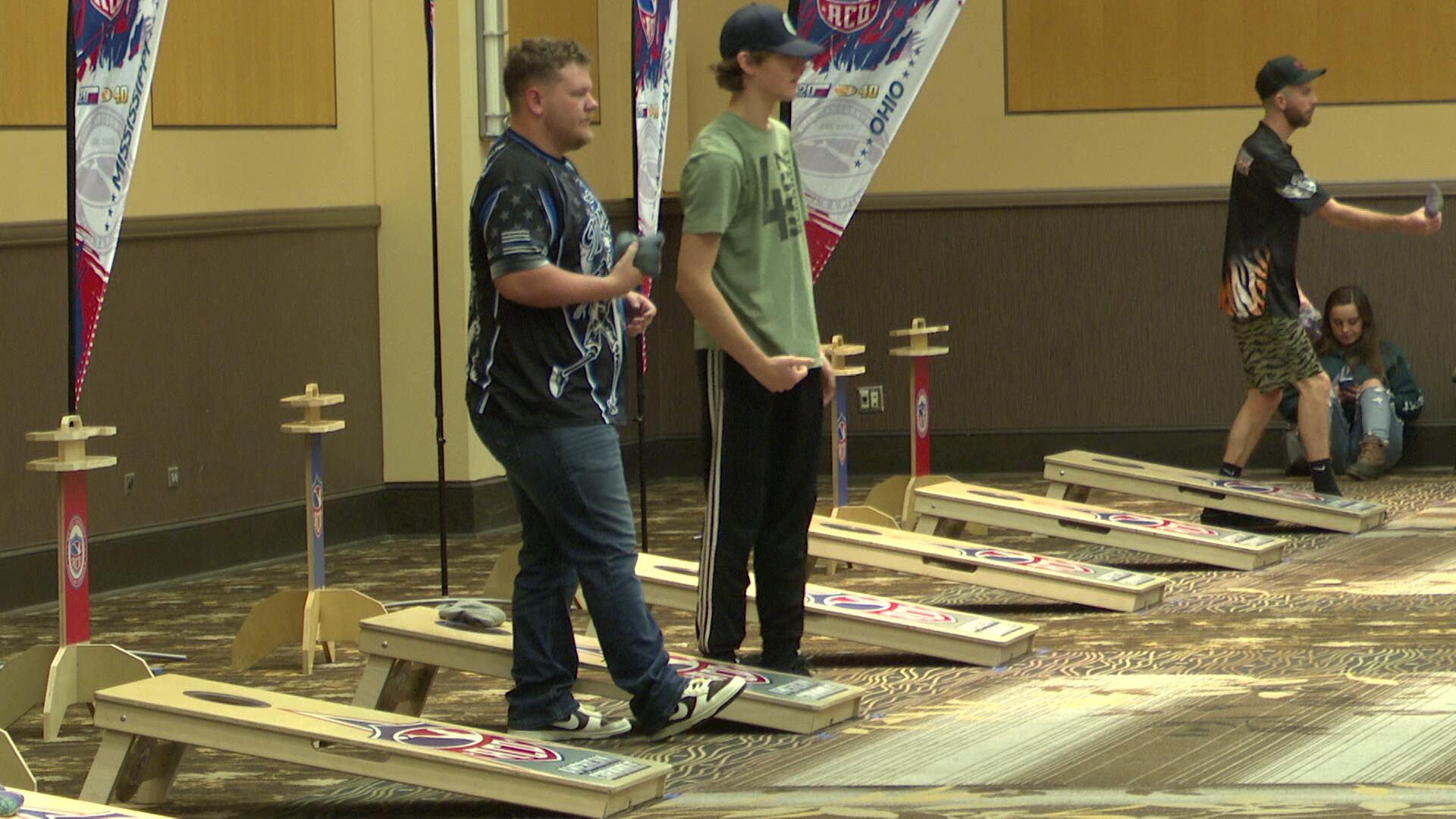 Cornhole tournament brings hundreds of players to South Bend