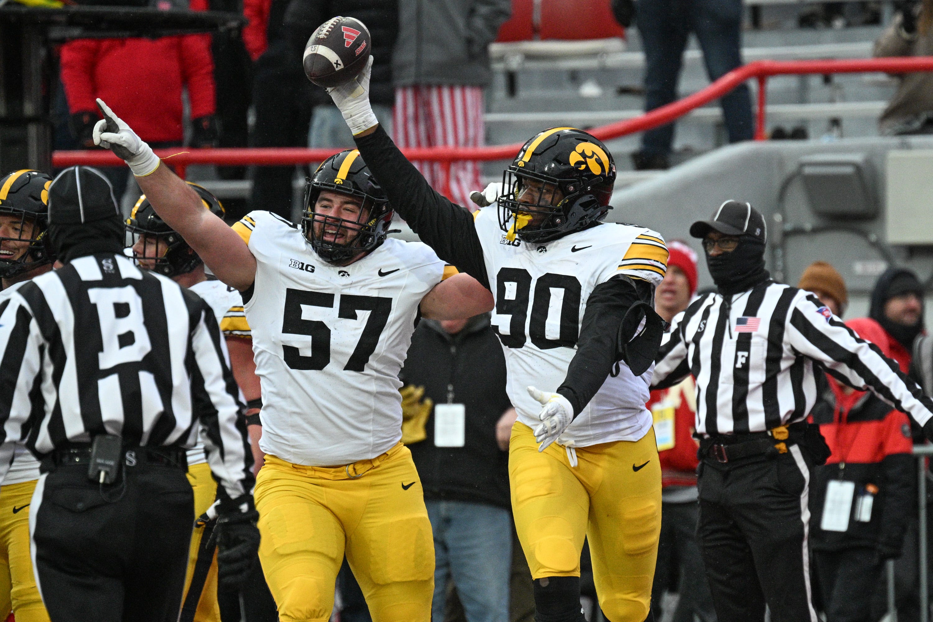 Iowa Football: Final Hawkeyes bowl projection roundup